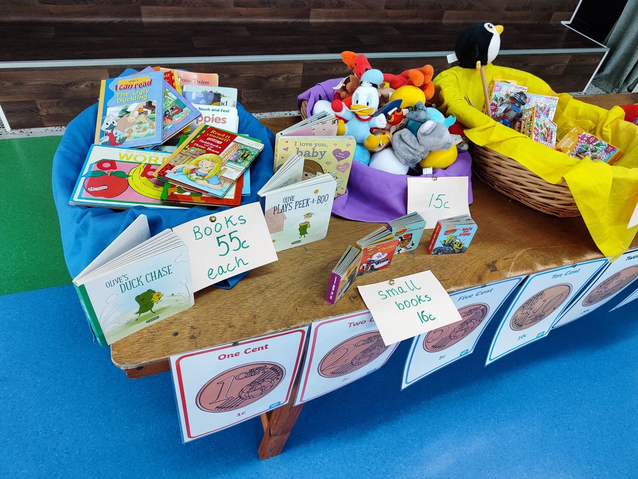 SMCSB Activities2223-3rd Term-May-A shopping experience at a pop-up ...